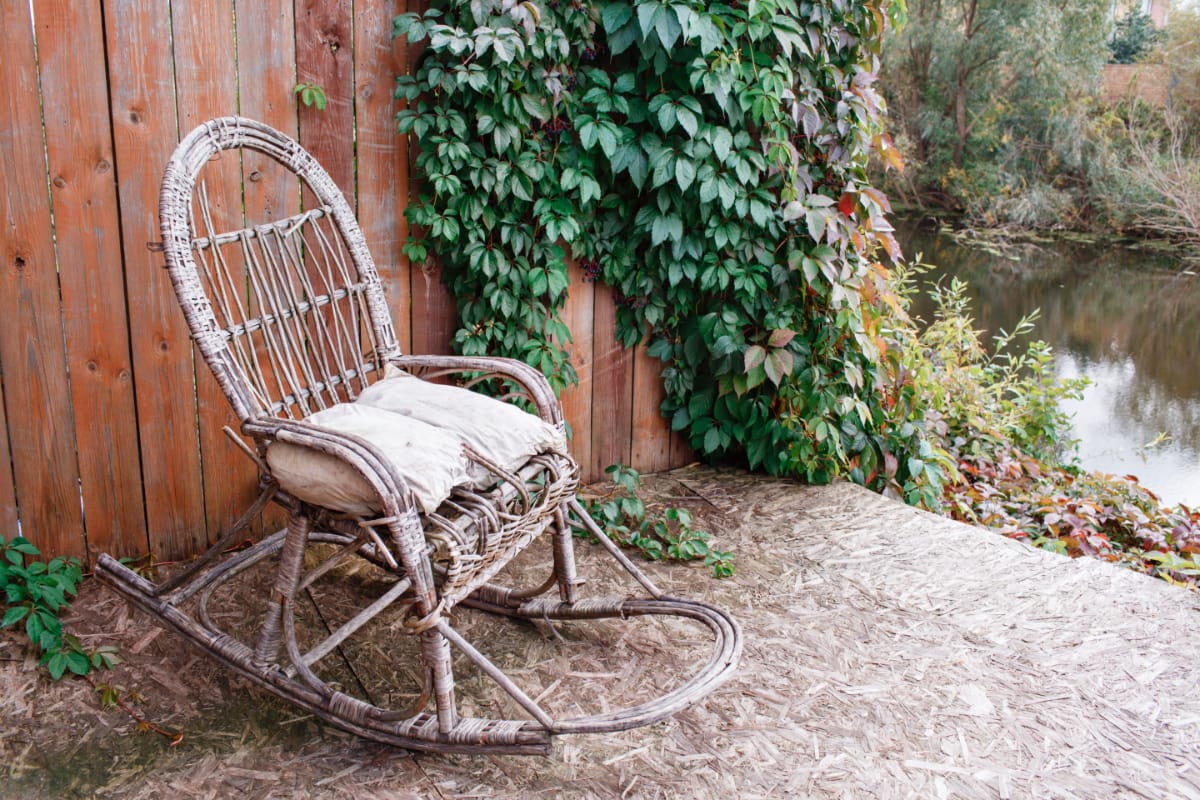Antique Rocking Chairs: Identification & Value Guide (2024)