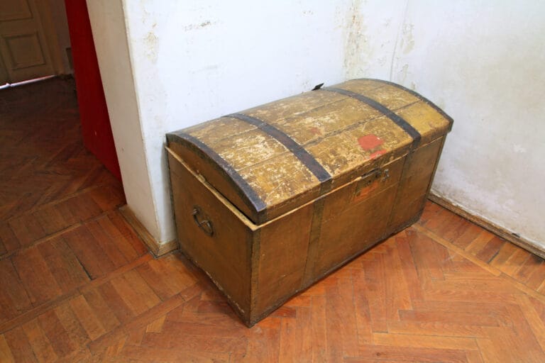 Antique Trunks Identification And Value (Expert Guide)