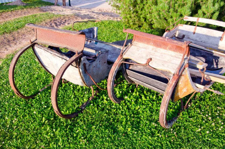 Old Antique Sled: Identification & Value (Expert Guide)