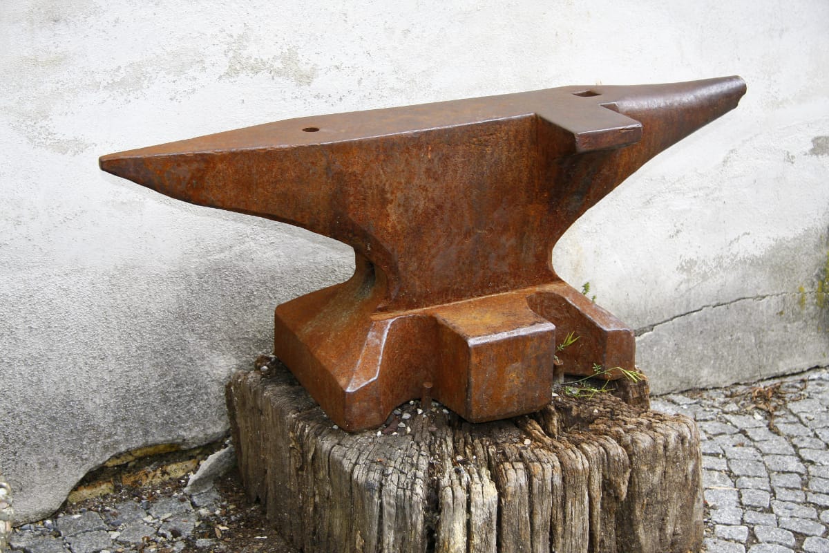 Antique Anvil Identification & Value Guide (With Rare Types)