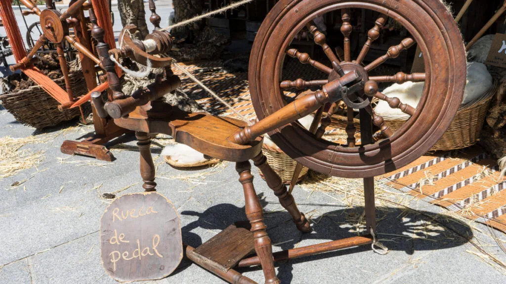 Antique Spinning Wheel: Full Identification & Value Guide