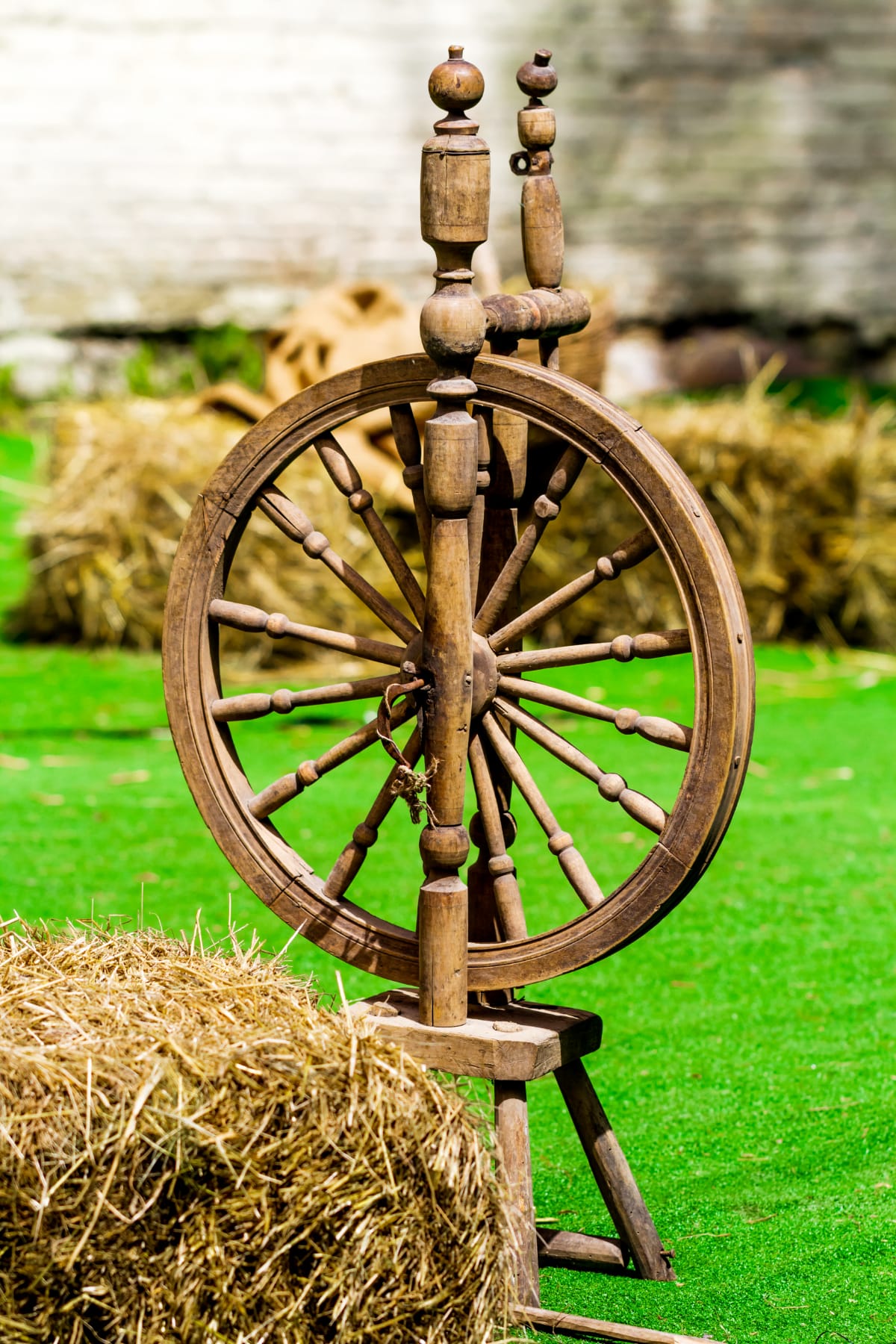 Antique Spinning Wheel: Full Identification & Value Guide