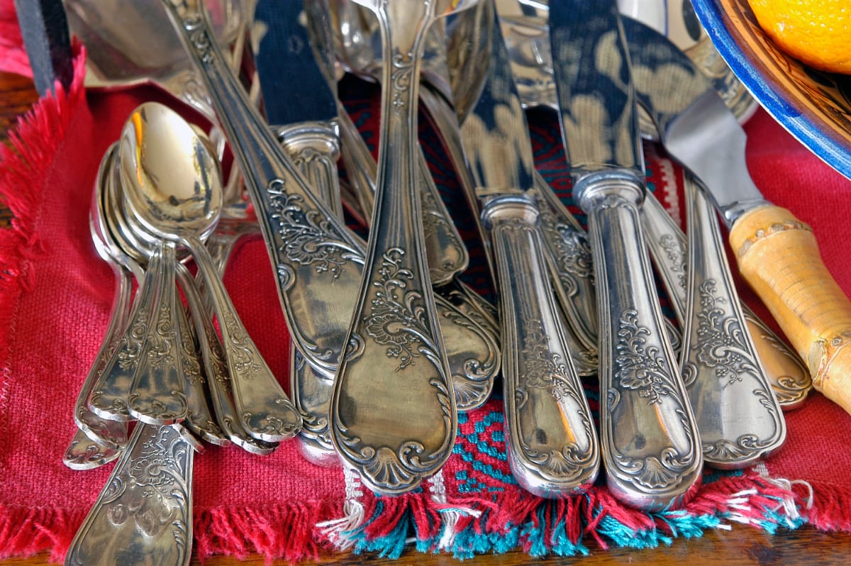 Vintage Flatware Patterns: Identification & Valuation Guide