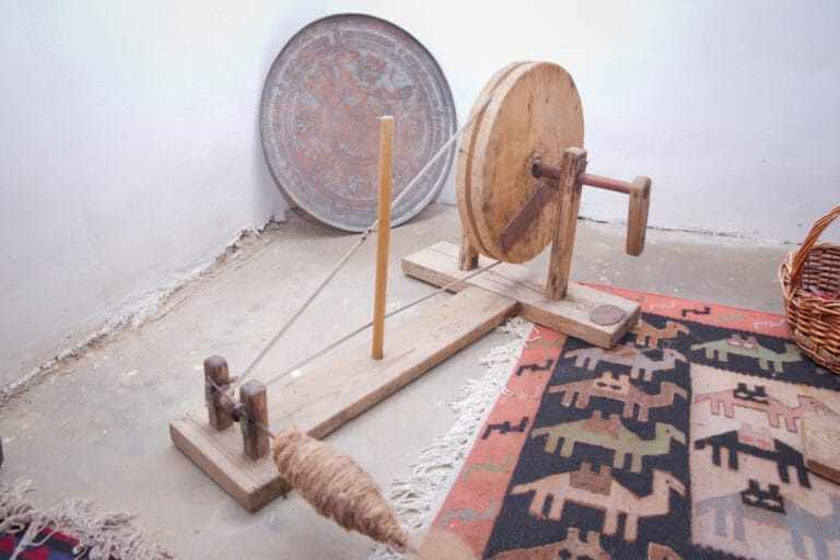 Antique Spinning Wheel: Full Identification & Value Guide