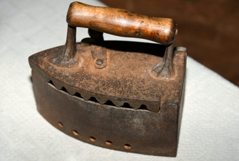 How to Identify & Value Antique Sad Irons (With Rare Types)