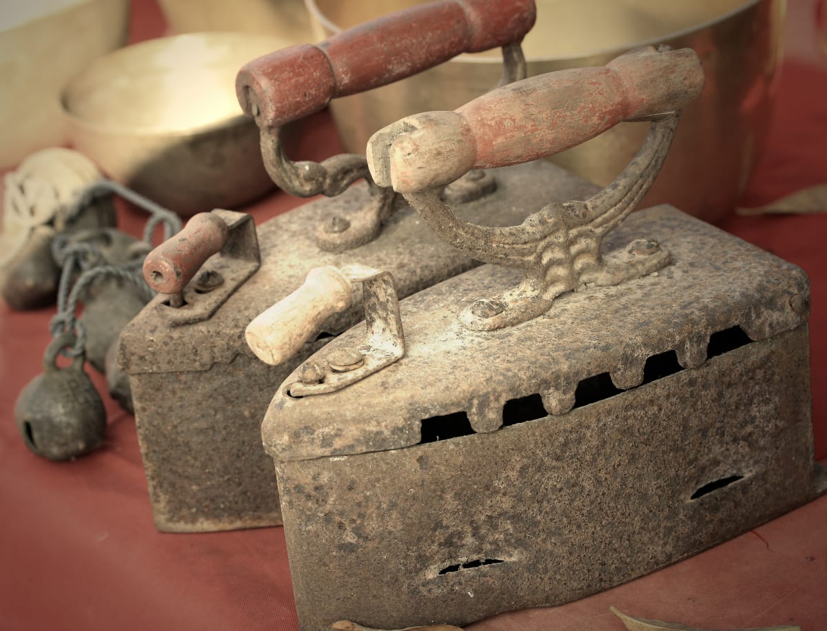 How to Identify & Value Antique Sad Irons (With Rare Types)