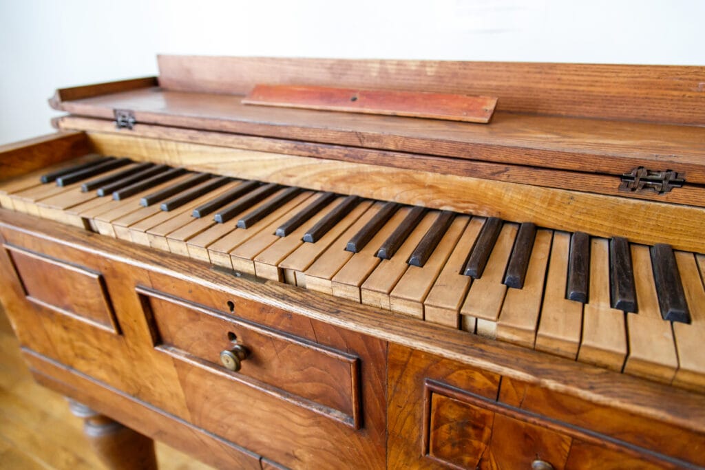 Antique Piano Identification & Value (Expert Price Guide)