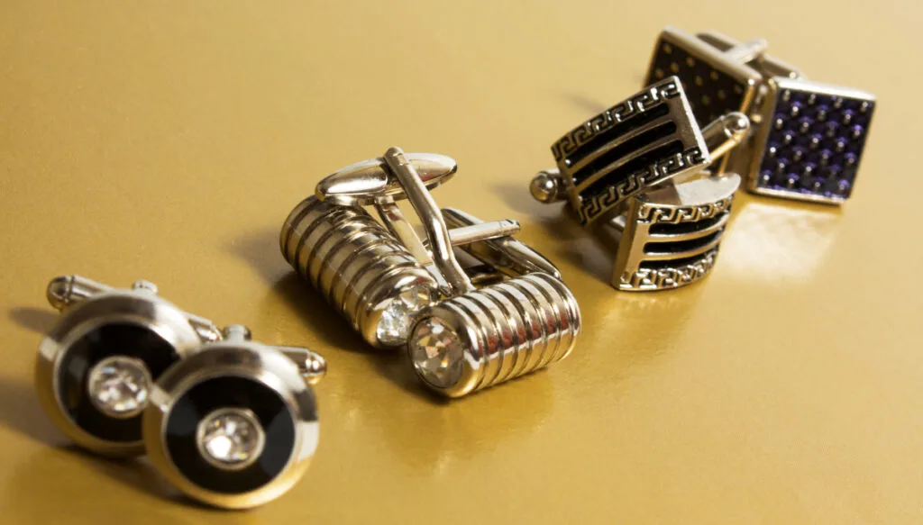 Antique Cufflinks Identification and Values (Expert's Guide)