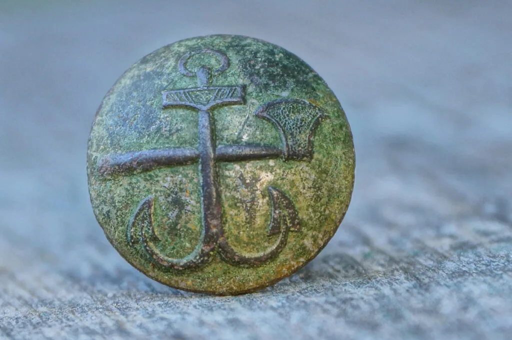 Antique Buttons Identification & Price Guide (With Rare Types)