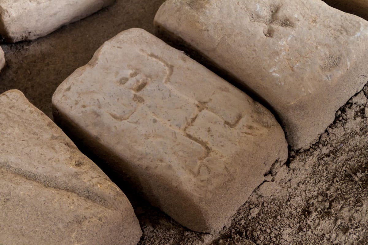 Antique Bricks Identification Chart & Expert's Price Guide