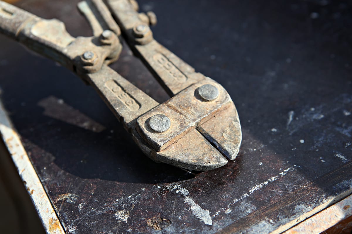 Antique Pliers Identification & Value Guide (Rare Finds)
