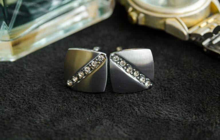 Antique Cufflinks Identification and Values (Expert's Guide)