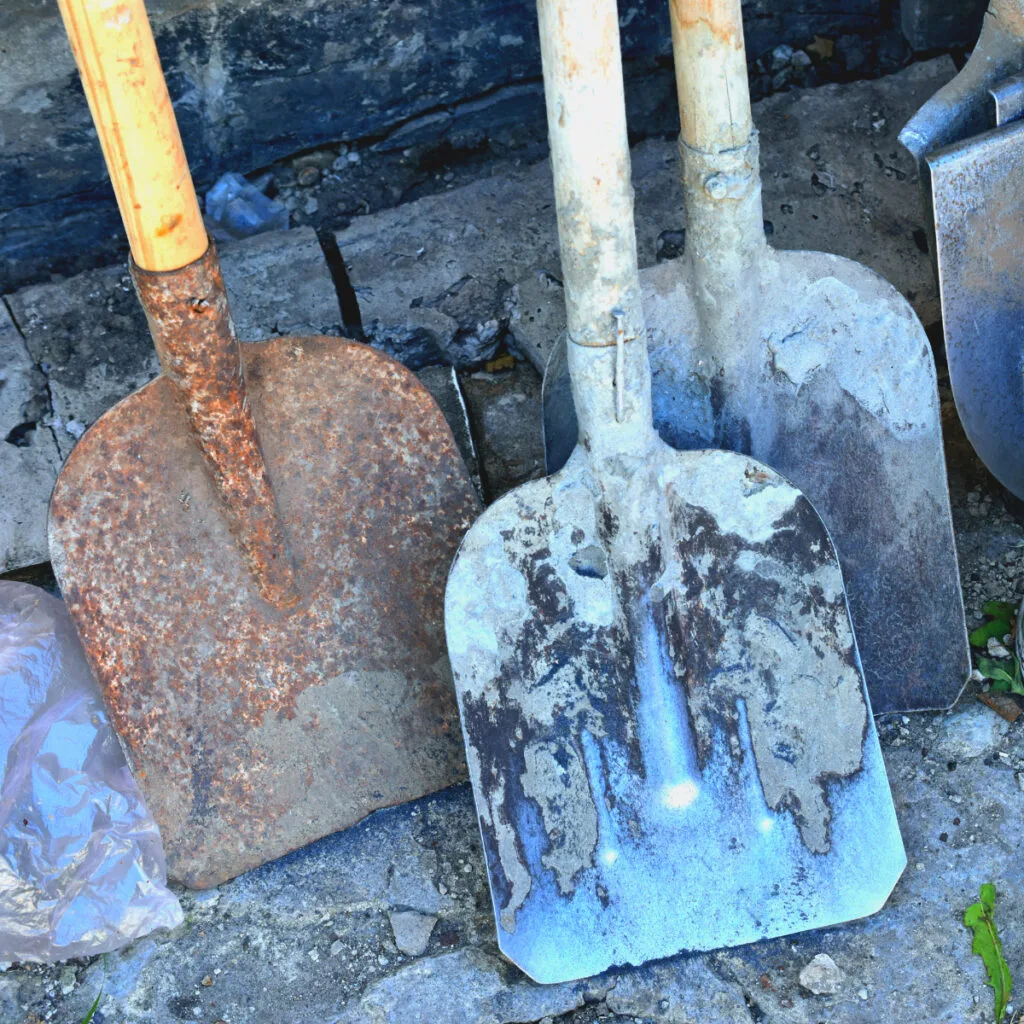 How to Identify & Value Antique Shovels (Expert Guide)