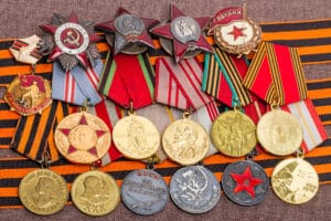 Vintage Military Pins: Identification & Value (Expert Guide)