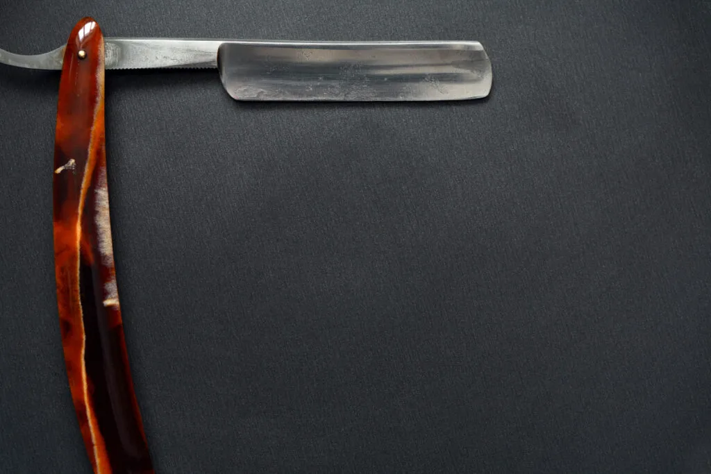 Vintage Straight Razors: Identification & Value Guide