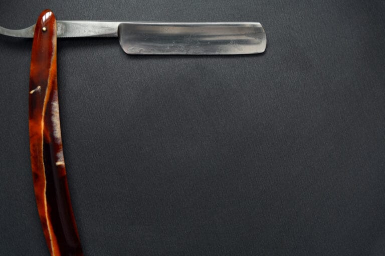 Vintage Straight Razors: Identification & Value Guide