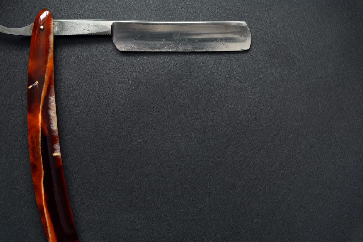 Vintage Straight Razors: Identification & Value Guide