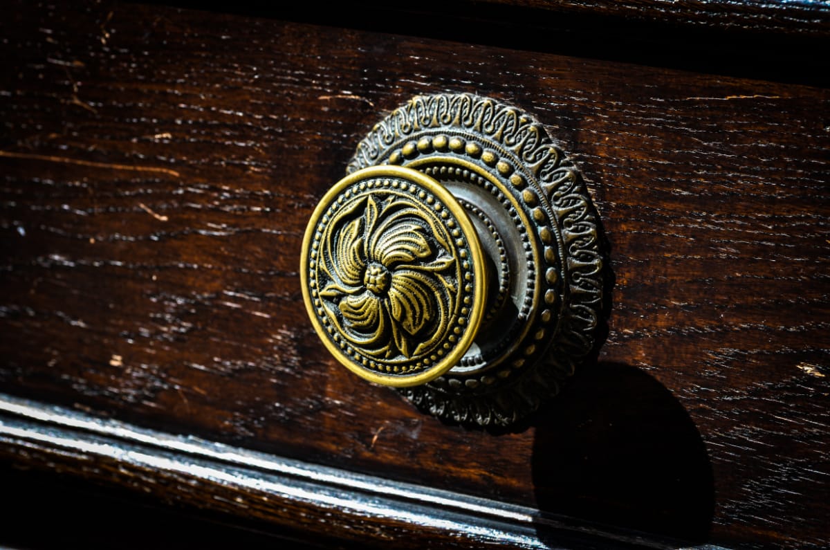 Antique Door Knob Identification, Value & Types (Expert Guide)