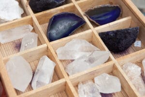 Valuable Beach Stones: Identification & Value Guide with Types
