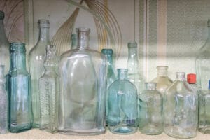 7 Tips to Identify & Value Old Duraglas Bottles (Expert Guide)