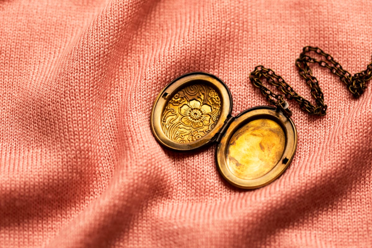 Valuable Antique Lockets Worth Collecting (Key Tips To Identify)