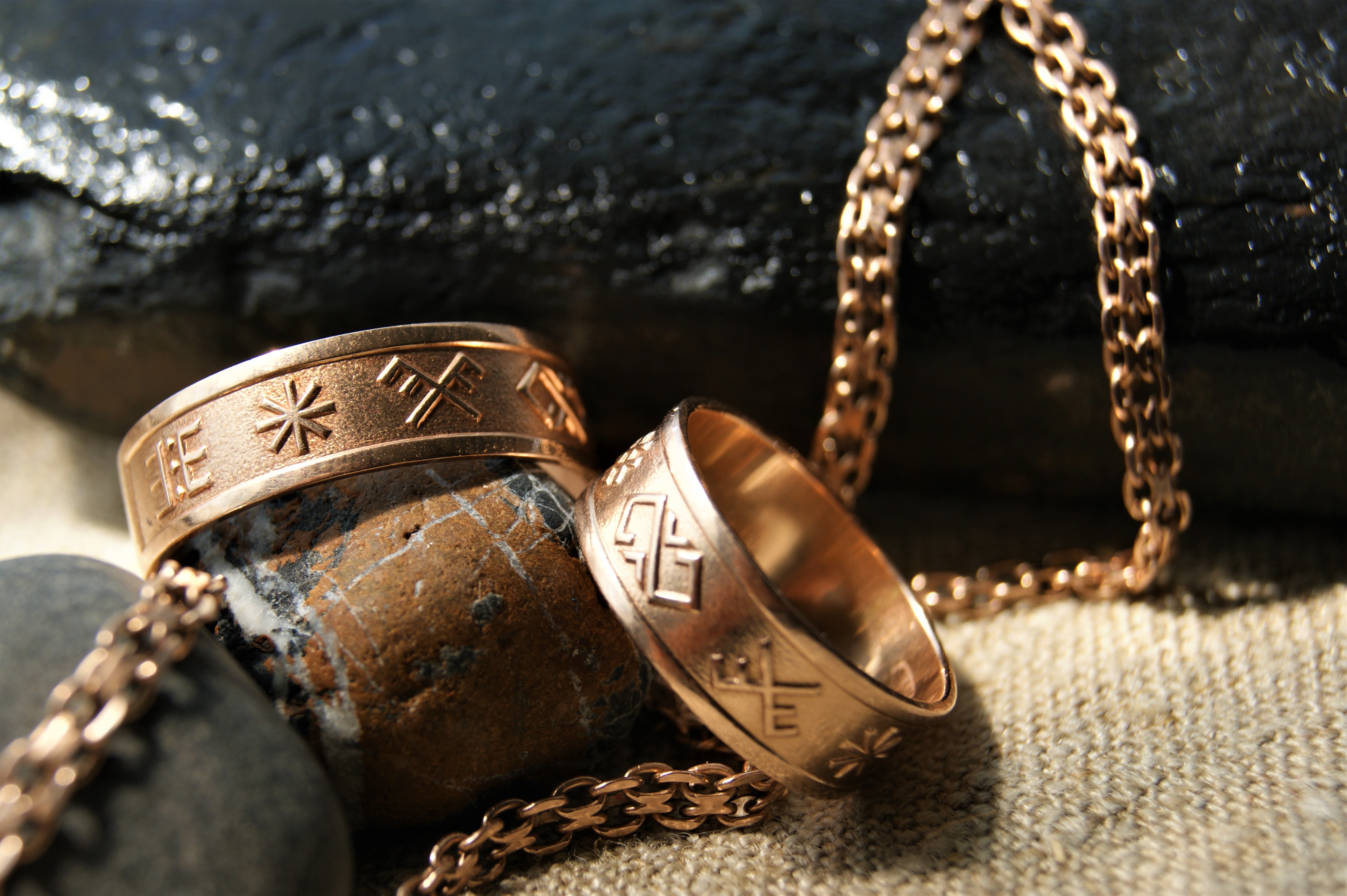 Identifying Valuable Vintage Gold Rings (10 Rare Finds Worth Money)