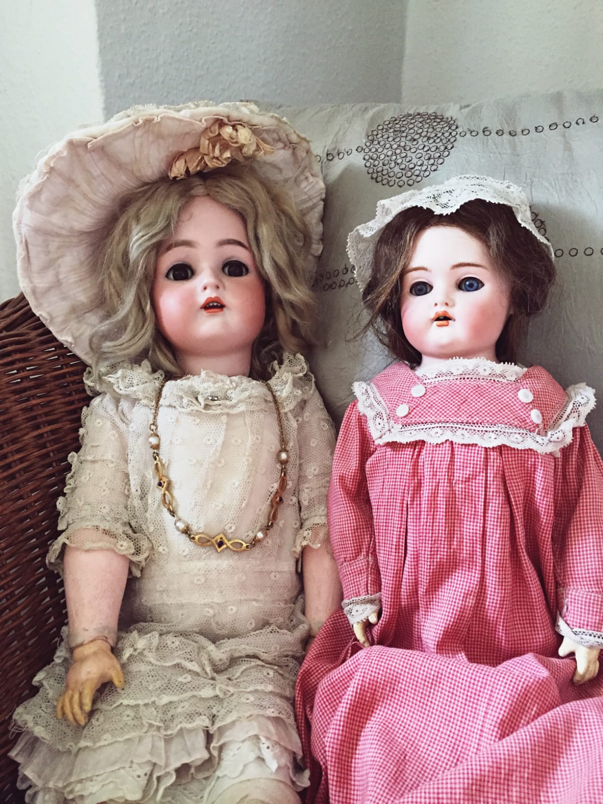 13 Super Rare Antique Porcelain Dolls Worth Finding (& Tips to Identify ...