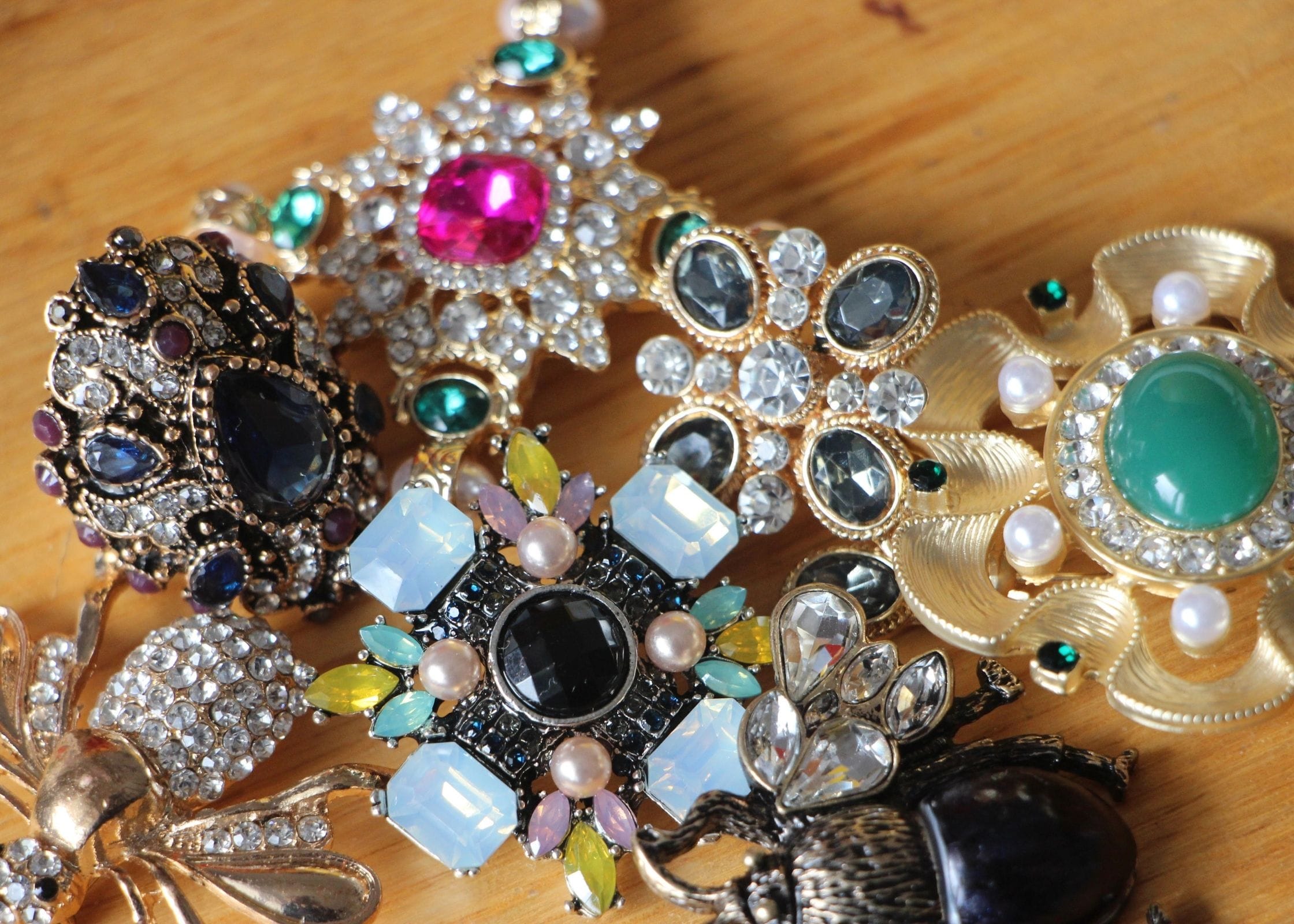 Vintage Rhinestone Jewelry Worth Money (Guide to Spot Rare Pieces)
